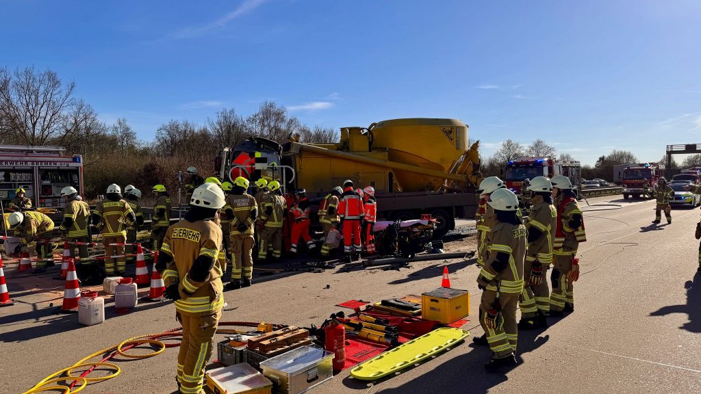 TVUK1 – VU Person im LKW eingeklemmt – Feuerwehr Stuhr